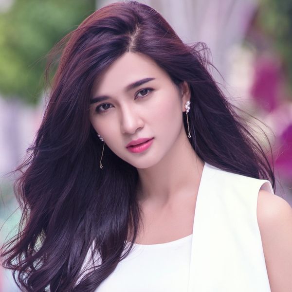 Diễn viên Kim Tuyến bước qua thanh xuân không trọn vẹn