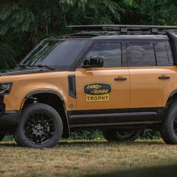 Land Rover “trình làng” SUV Defender Trophy Edition