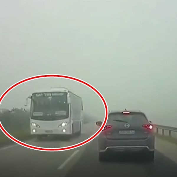 Xe Samsung chạy ngược chiều trên cao tốc Hà Nội - Thái Nguyên