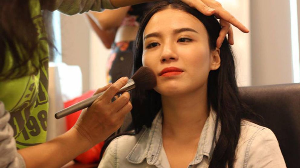 Linh Miu: Tôi bức xúc khi biết mẹ giấu việc đi ăn cưới Hữu Công